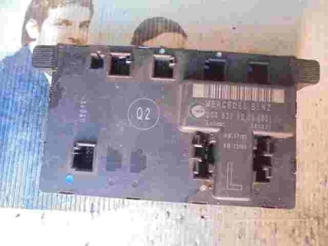MODULE D'UNITÉ DE commande d'essuie-glace Mercedes-Benz 2038205526 Q2 ...