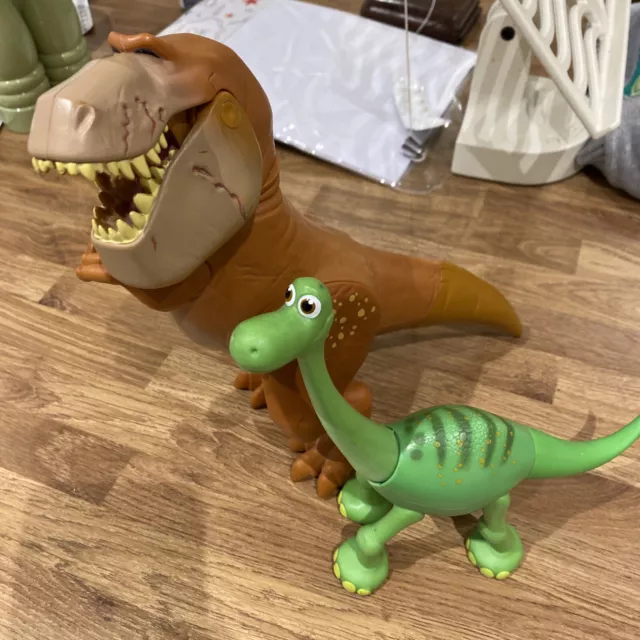 DISNEY PIXAR THE Good Dinosaur Butch T-Rex And Arlo Posable Figure TOMY ...
