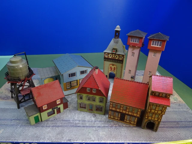 GEBÄUDE TT KONVOLUT 9 Stück gebauter Bausatz 1:120 GE886 EUR 32,99 ...