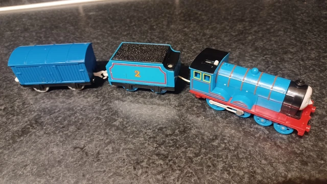 THOMAS TRACKMASTER EDWARD Train with matching tender. RARE battery ...
