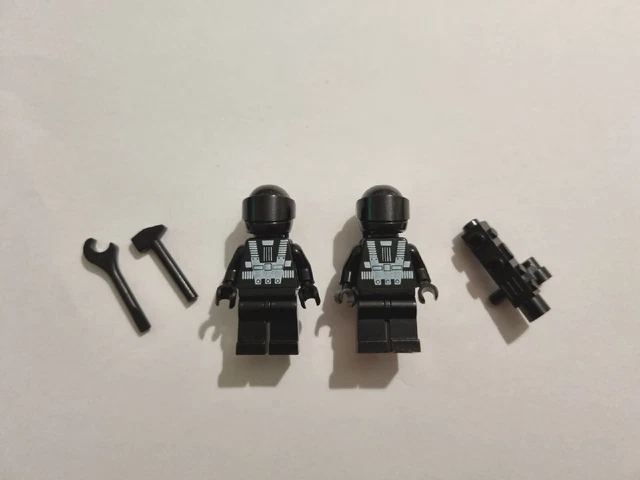 LEGO VINTAGE SPACE Minifigure 2x Blacktron 1 sp001 From 6987,6986 c £19 ...