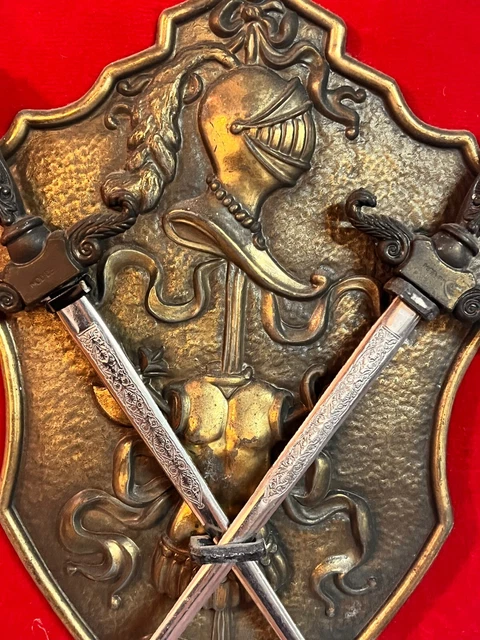 VINTAGE MEDIEVAL COAT of Arms Sword Plaque Crest Wall Hanging 12" x 9 ...