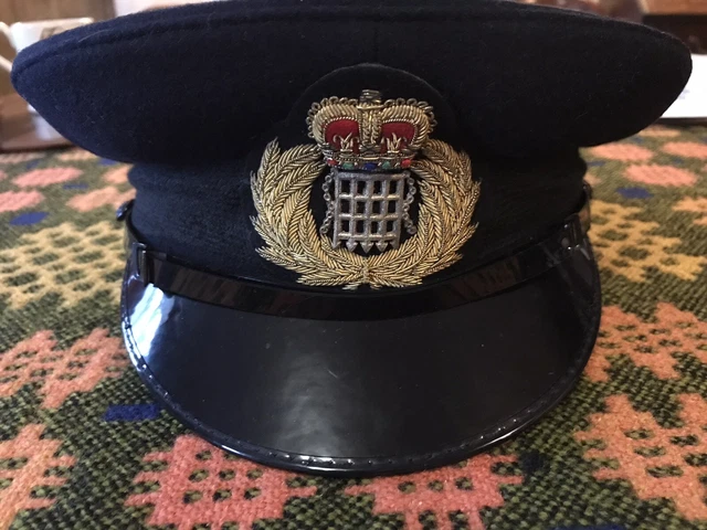 HM CUSTOMS & Excise Officers Embroidered Wire Cap Badge & Original Cap ...