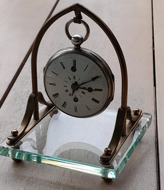 ANCIEN PORTE MONTRE de gousset portique en bronze argenté socle cristal ...