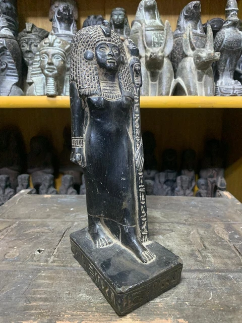 Queen Cleopatra Vii Statue