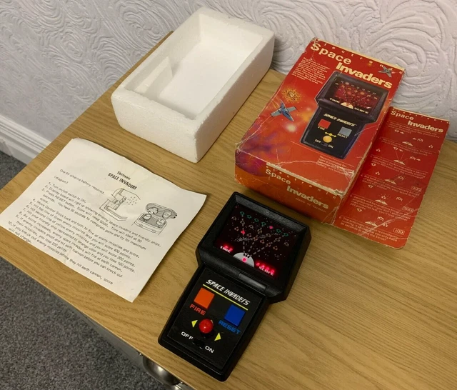 RARE BOXED NEW-GIO Space Invaders Vintage 1979 LED Game -😎Low Summer ...