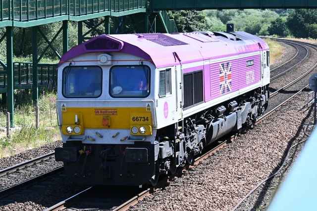 CLASS 66 NO 66734 in jubbille livery at denaby £1.00 - PicClick UK