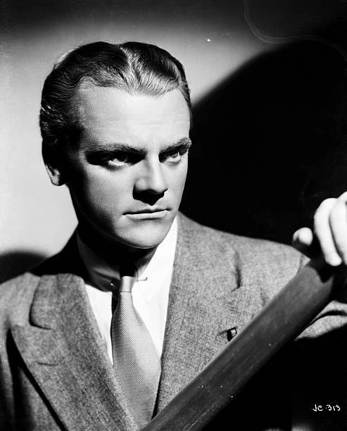 JAMES CAGNEY WEARING a suit with Warner Brothers Studios 1935 Old Photo ...