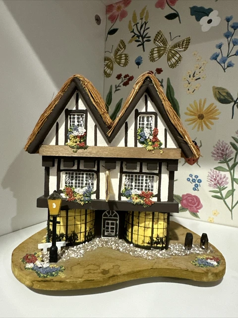 VINTAGE PAULINE RALPH YE OLDE TEA SHOPPE COTTAGE MUSIC BOX ENGLANDIA ...