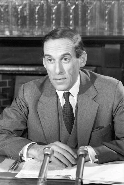 LIBERAL PARTY LEADER Jeremy Thorpe at Queen's Hall Barnstaple 1974 OLD ...