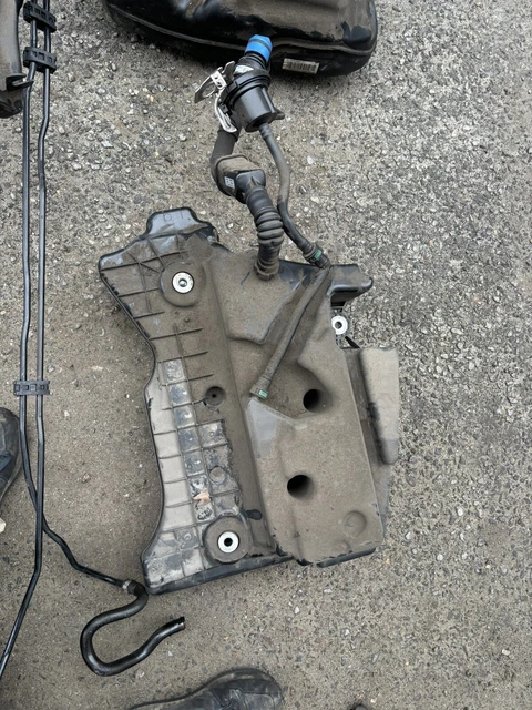 ORIG MERCEDES W213 E Klasse ADBlue Tank Pumpe BEHAELTER A2134709301 ...