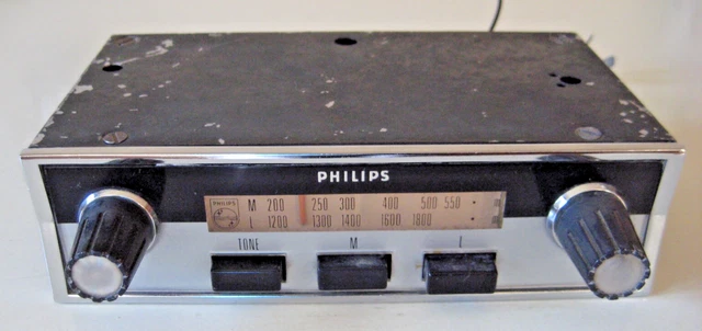 VINTAGE PHILLIPS PUSH button car radio N2G40T 12V Classic vehicle MW/LW ...