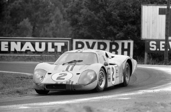 MARIO ANDRETTI & Lucien Bianchi Ford GT40 Mk4 Le Mans 1967 Motor Old ...