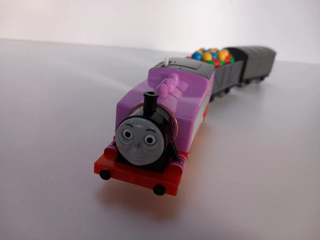 THOMAS TRACKMASTER ROSIE train with original troublesome Trucks. Old ...