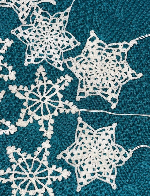 VINTAGE 12 HAND Crochet Starched Snowflake Ornaments £18.24 - PicClick UK