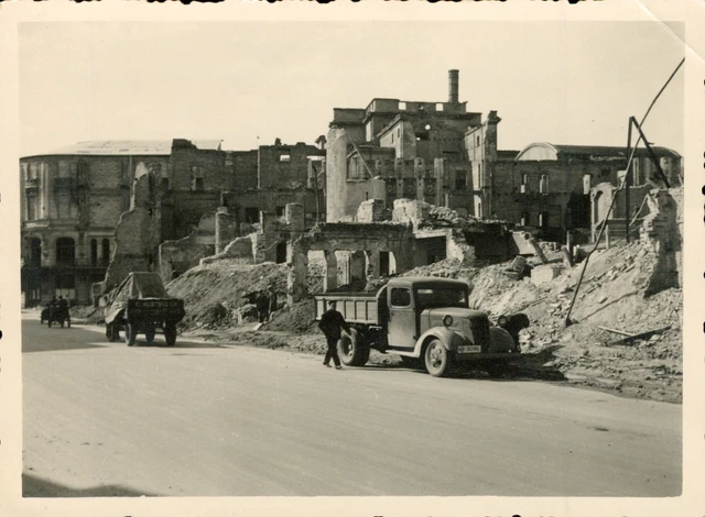 WK2 FOTO PHOTO Wehrmacht Warschau Polen zerstört Ruinen LKW Fahrzeug ...