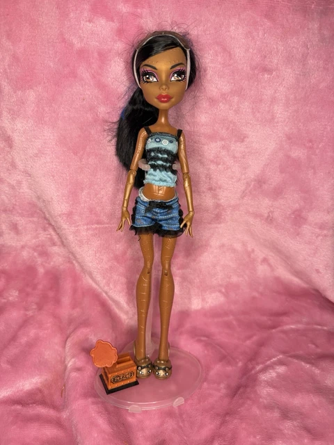 MONSTER HIGH ROBECCA Steam Dead Tired Doll Official Black Stand ...