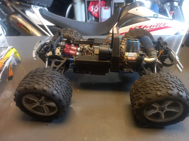 TRAXXAS REVO 2.5 Nitro R/C Truck, Radio Controlled Car, 2 Speed, Easy ...