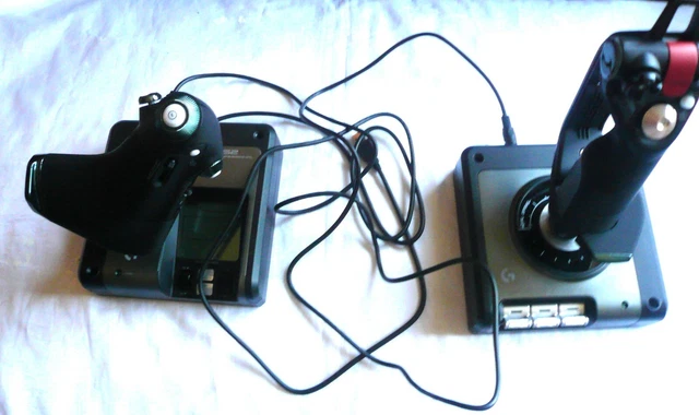 LOGITECH/SAITEK X52 STICK da volo professionale HOTAS EUR 145,28 ...