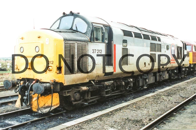 UK DIESEL TRAIN Railway Photograph Of Class 37 Loco 37212. Rm37-716 £1. ...