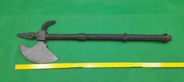 HACHE D’ARME EN fonte coulée , REPRODUCTION XIX e EUR 50,00 - PicClick FR