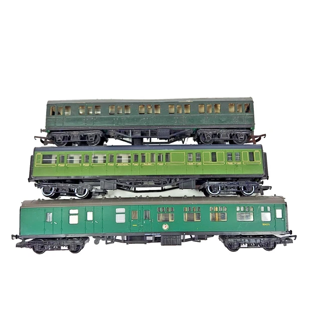 RAKE OF 3X Triang Hornby BR Green Color Southern Coaches OO Gauge Model ...