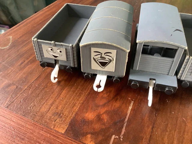 TOMY TRACKMASTER THOMAS And Friends 5 X Troublesome Trucks And Brake ...