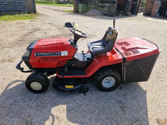LAWNFLITE 940 RIDE On Lawnmower Garden Tractor 40 inch cut 16hp £300.00 ...