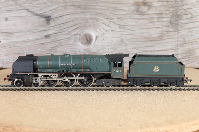 MODEL RAILWAYS 00 gauge steam locomotives City of Bradford 46236 BR ...