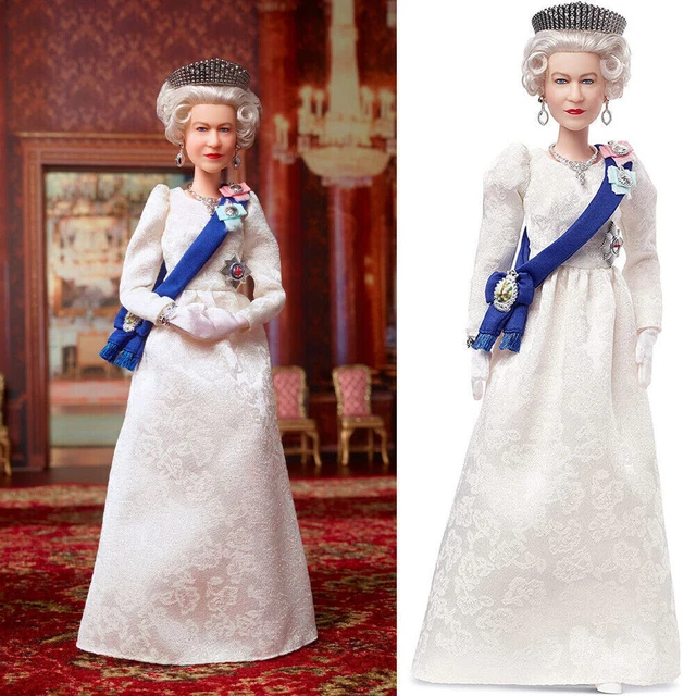 ELIZABETH II PLATINUM Jubilee Dolls For Collector In Hand Barbie ...