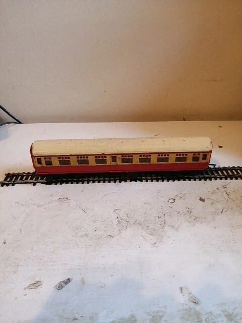 TRIANG R29/221 COACH red and cream Livery. 00 Guage £2.99 - PicClick UK