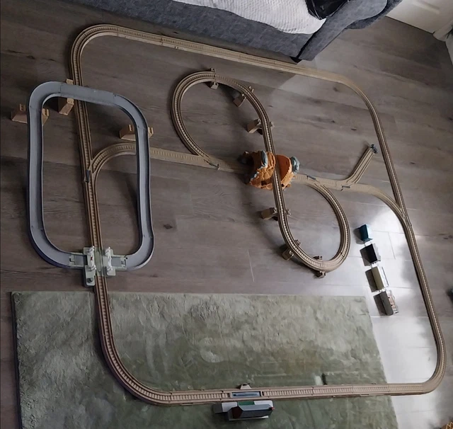 THOMAS THE TANK Engine Trackmaster 49 Piece Road And Rail Set Up ...
