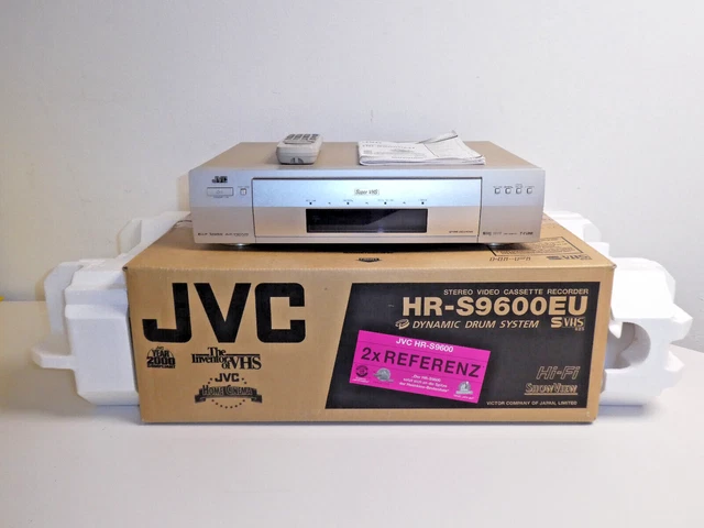 JVC HR-S9600 VIDEOREGISTRATORE S-VHS di fascia alta, IMBALLO ORIGINALE & NUOVO, 2 anni di ...