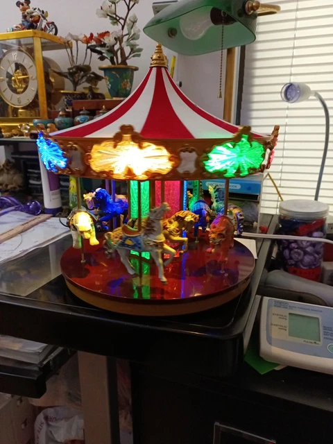 MR CHRISTMAS HOLIDAY Merry Go Round Decor Musical Animated Very Merry ...