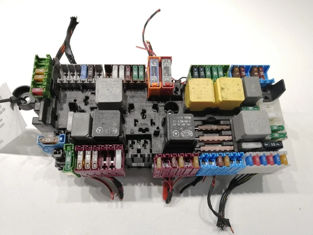MERCEDES SPRINTER FUSE Relay Box A9075450100 2.0 Diesel W907 2018 ...