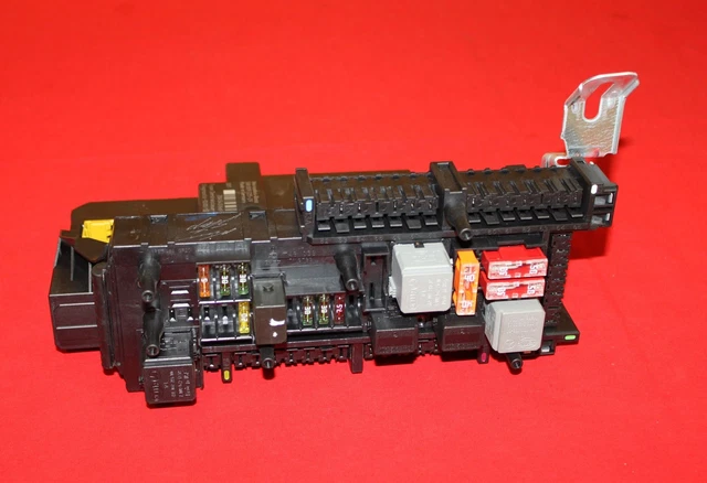 MERCEDES W204 SAM Hinten Sicherungskasten FUSE BOX A 2045451669 A ...