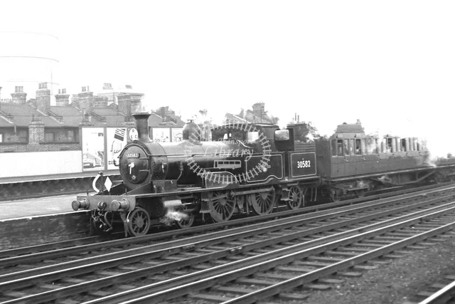 PHOTO BRITISH RAILWAYS Steam Locomotive Class 0415 30582 at Queen's ...