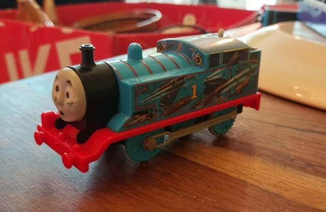 THOMAS THE TANK Engine Motorised Train Thomas Just Crashed Covered In ...