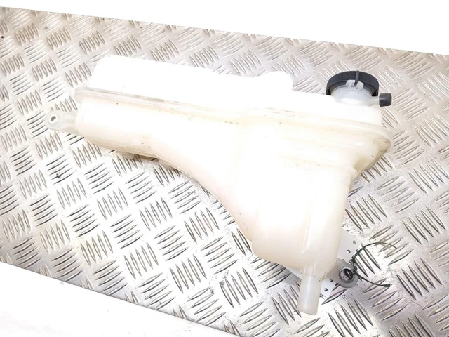 RAFFREDDAMENTO MOTORE SERBATOIO Refrigerante Espansione Toyota Hilux 2.4 D4D Mk7 2015 - 2020 EUR ...