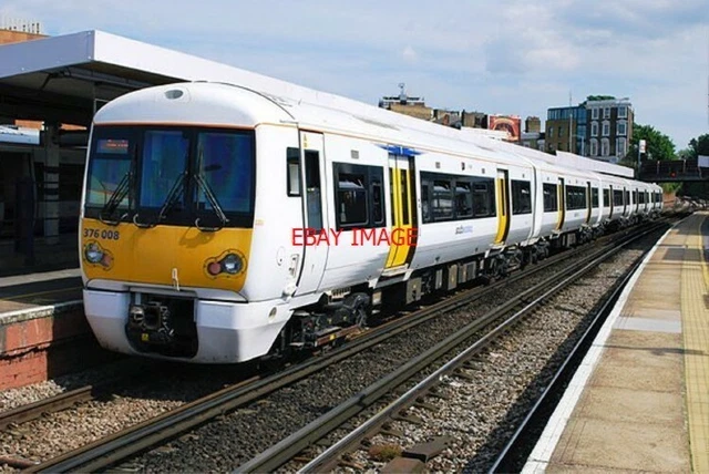 PHOTO CLASS 376 Electrostar 5-Car Emu No 376 008 At New Cross On A ...