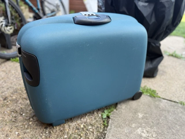 SAMSONITE HARD SHELL Large Wheeled Pull Along Suitcase 3 point locking ...