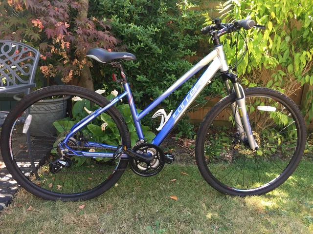 LADIES CARRERA CROSSFIRE 2 18" hybrid bike blue and silver frame disc ...