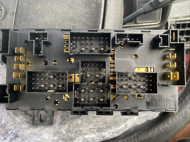 ORIGINAL VW FUSE Box Vw Golf Mk1 Mk2 Cabriolet Scirocco T25 £250.00 ...