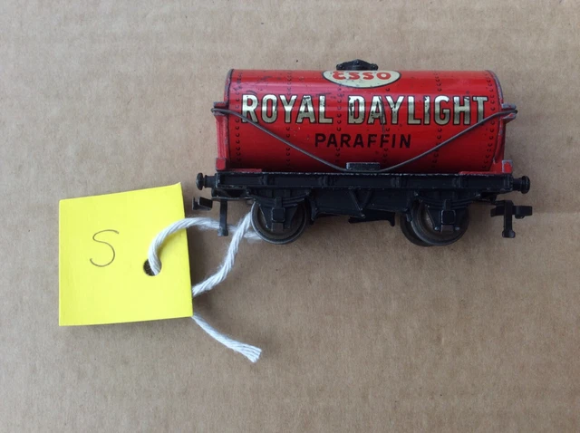 HORNBY DUBLO 3 rail D1 metal tank wagon item S in Esso Royal Daylight ...
