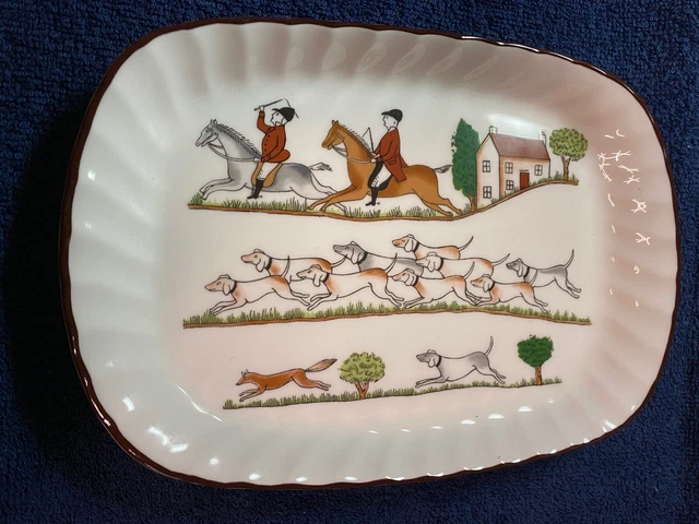 WEDGWOOD HOUNDS & FOX HUNTING SCENE butter base or candy dish tray £15. ...