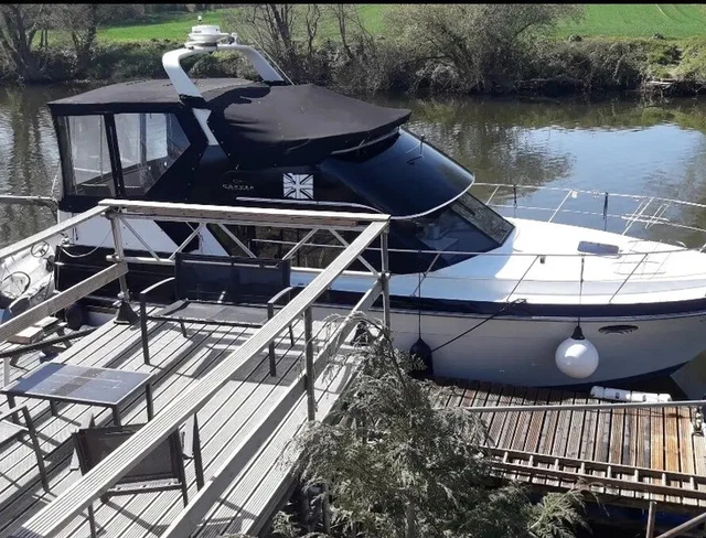 DIESEL BOAT CARVER Yatch 36' Aft Cabin Motor Cruiser £55,000.00 ...