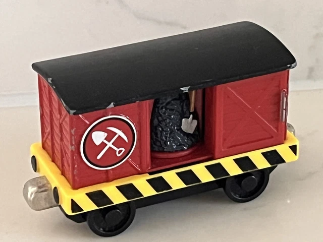 THOMAS THE TANK Engine Take Along N Play Die Cast 2009 Ffarquhar Quarry ...