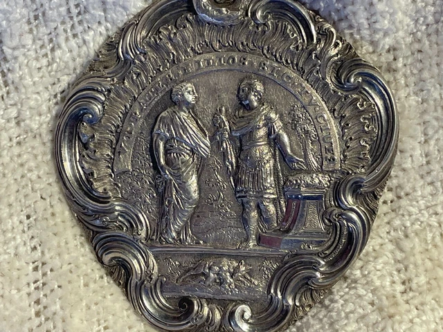 SILVER MEDAL ROMAN Figures & Inscription Hic Et Ubique Amicitia Vincti ...