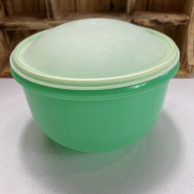 TUPPERWARE LARGE JADEITE Lettuce Crisper/Keeper 1424-4 with domed Lid ...
