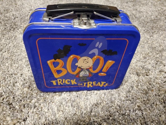VINTAGE HALLOWEEN CHARLIE Brown "Boo" Trick or Treat Mini Tin Lunch Box ...